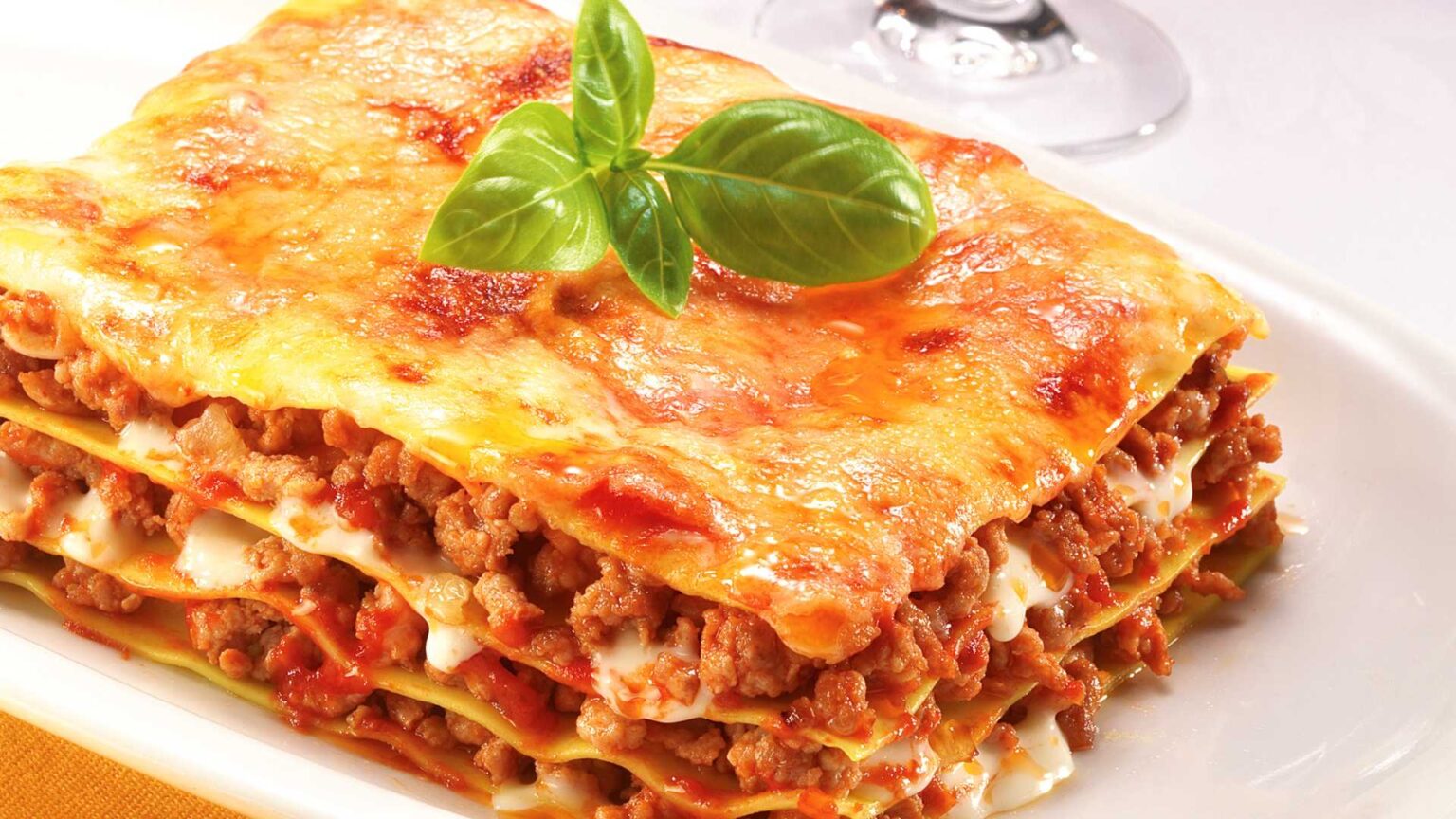 I piatti tipici italiani da non perdere: un viaggio tra le tradizioni ...